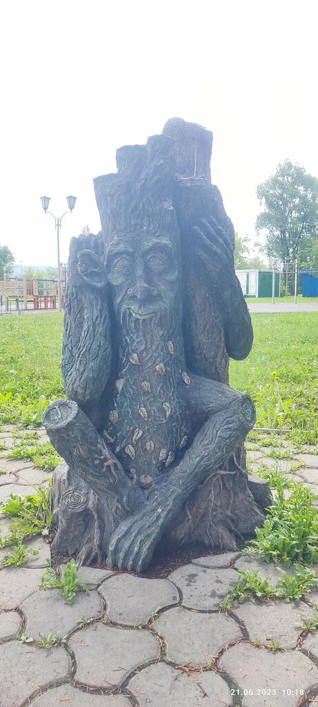 Anıt, heykel Леший, Mejdureçensk, foto