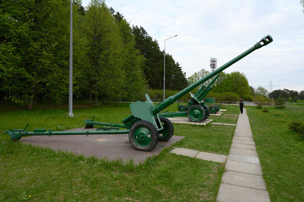 Teknoloji anıtı 85-мм дивизионная пушка Д-44 образца 1946 года, Protvino, foto
