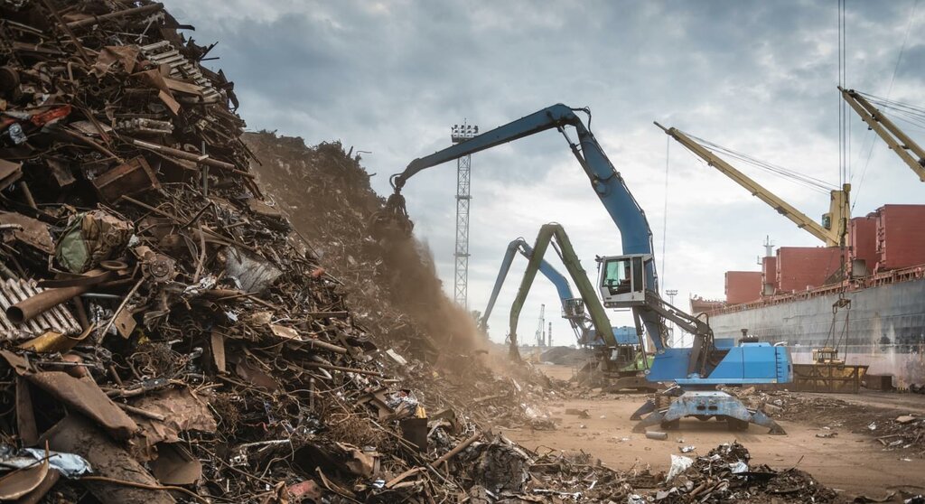 Geri dönüşüm maddeleri Priyem metallov i plastika 24, Moskova, foto