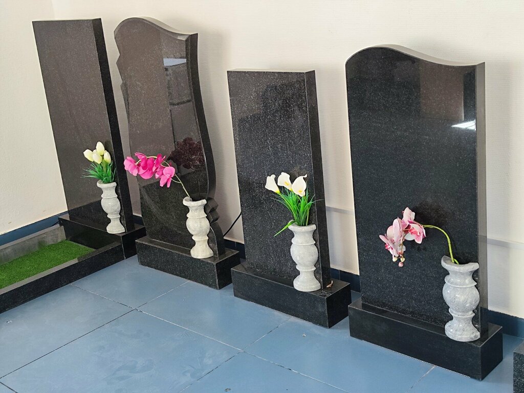 Heykel ve mezarlık taşı üreticileri Ritual Stone, Perm, foto