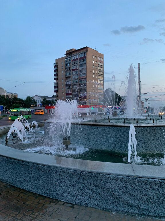 Çeşme Fountain, Kursk, foto