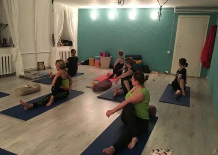 Gebe okulu Стихиаль, Moskova, foto