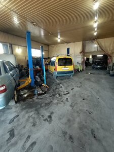 Автосервис (Narodnaya ulitsa No:5), otomobil servisi  Anapa'dan