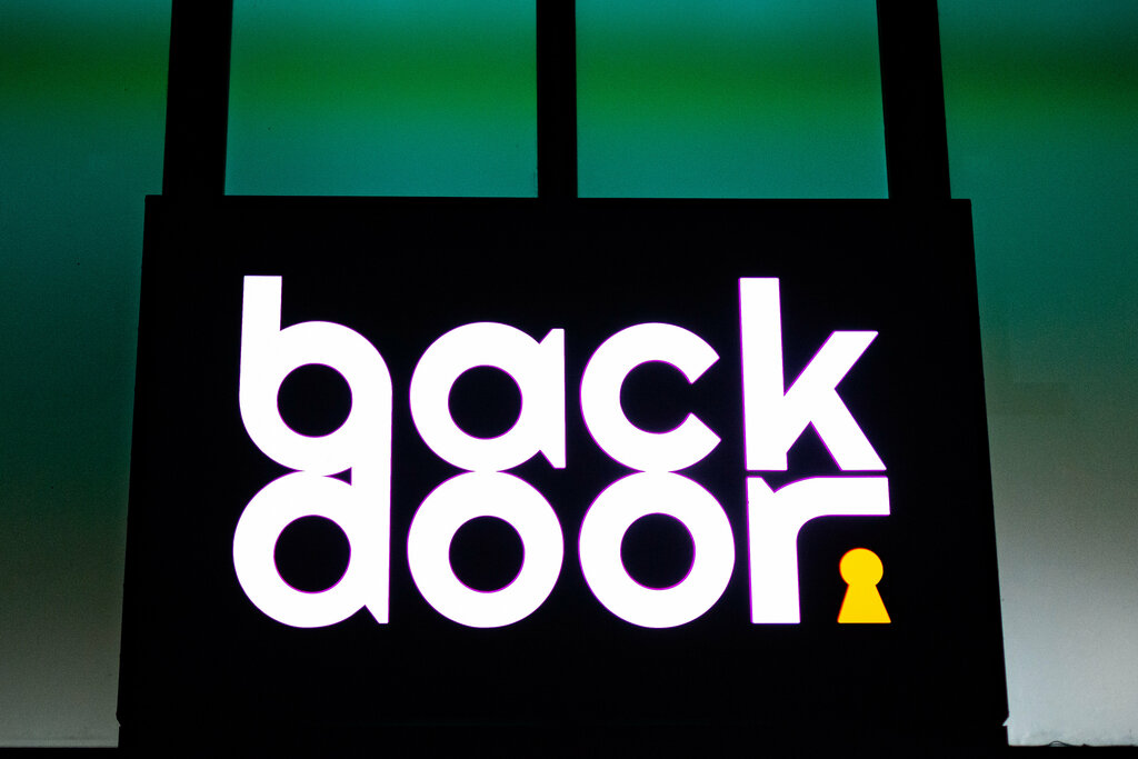 Bar Backdoor, Batum, foto