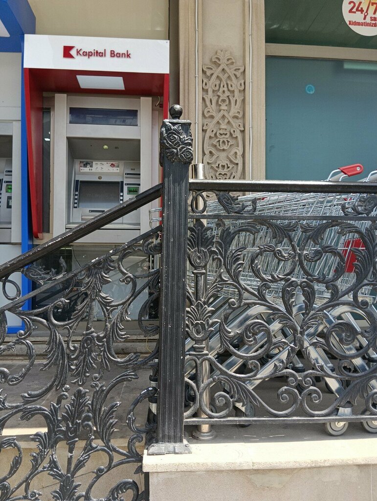 ATM'ler Kapital Bank Neapol, Bakü, foto