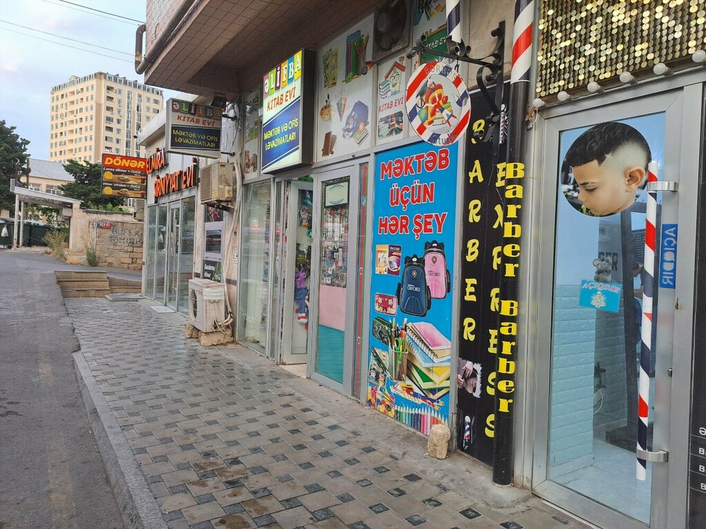 Kırtasiyeler Əlifba, Bakü, foto