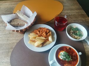Gril-bar Guberniya (ulitsa Sobyanina No:1), restoran  İvdel'den