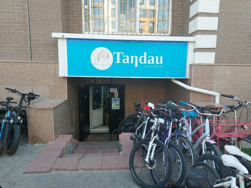 Bisiklet tamircileri Tandau, Astana, foto
