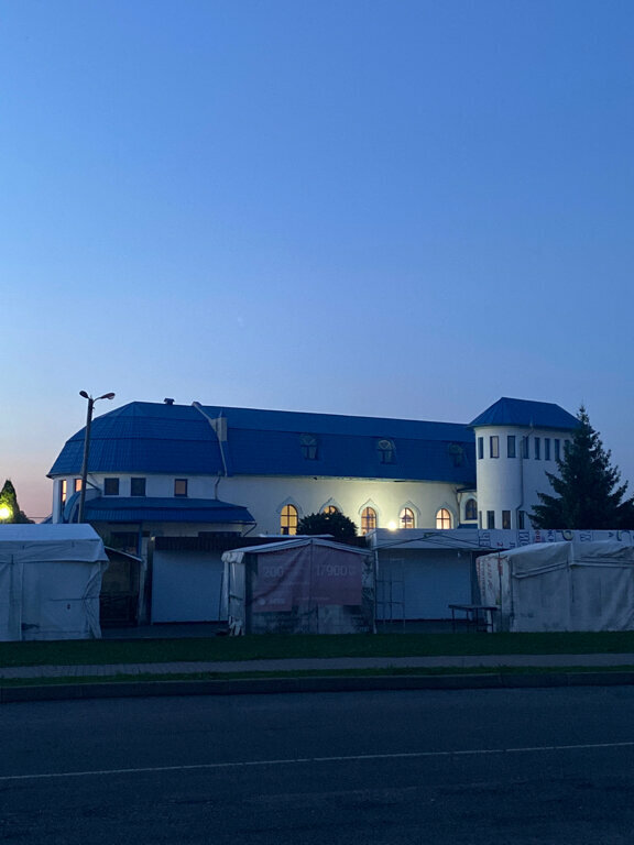 Protestan kilisesi Церковь Ковчег спасения, Luninets, foto