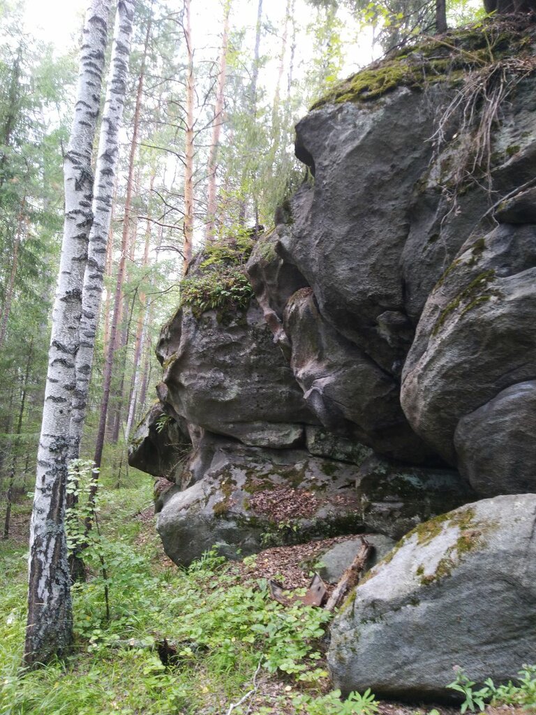 Dağ zirvesi Скала Волчий камень, Yekaterinburg, foto