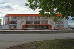 Легкоатлетический манеж (Kursk, ploshchad imeni 950-letiya Kurska), çok amaçlı spor tesisleri  Kursk'tan
