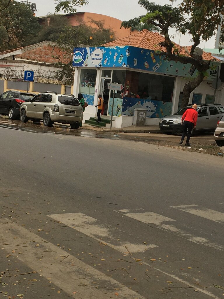 Market Mini Mercado, Loanda, foto