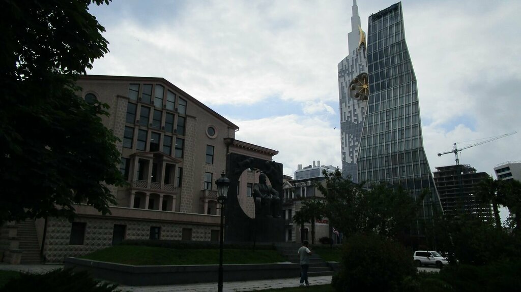 Anıt, heykel Ilia Chavchavadze, Batum, foto