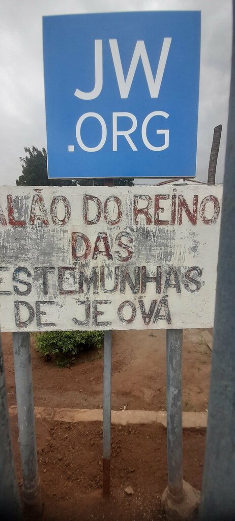 Dini dernekler Salão do Reino das Tesgeminhas de Jeová, Loanda, foto