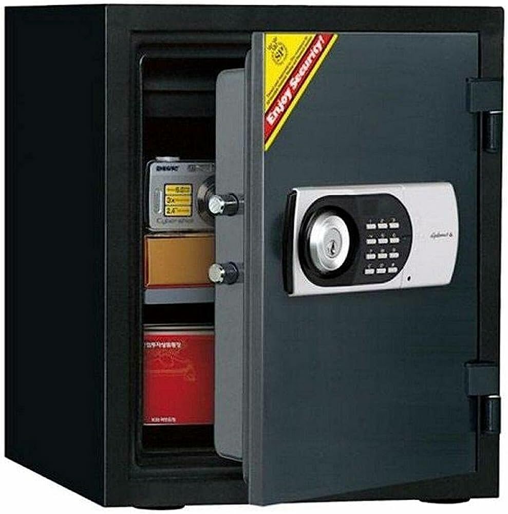 Şifreli kasalar Seyf. az, Bakü, foto