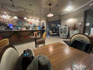 Hausbrandt (Trg Cara Jovana Nenada No:9), kafe  Subotica'dan