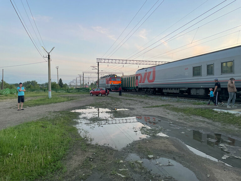 Tren istasyonu Zheleznodorozhnaya stantsiya Reshoty, Krasnoyarski krayı, foto