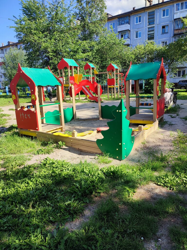 Oyun alanı Playground, Seversk, foto