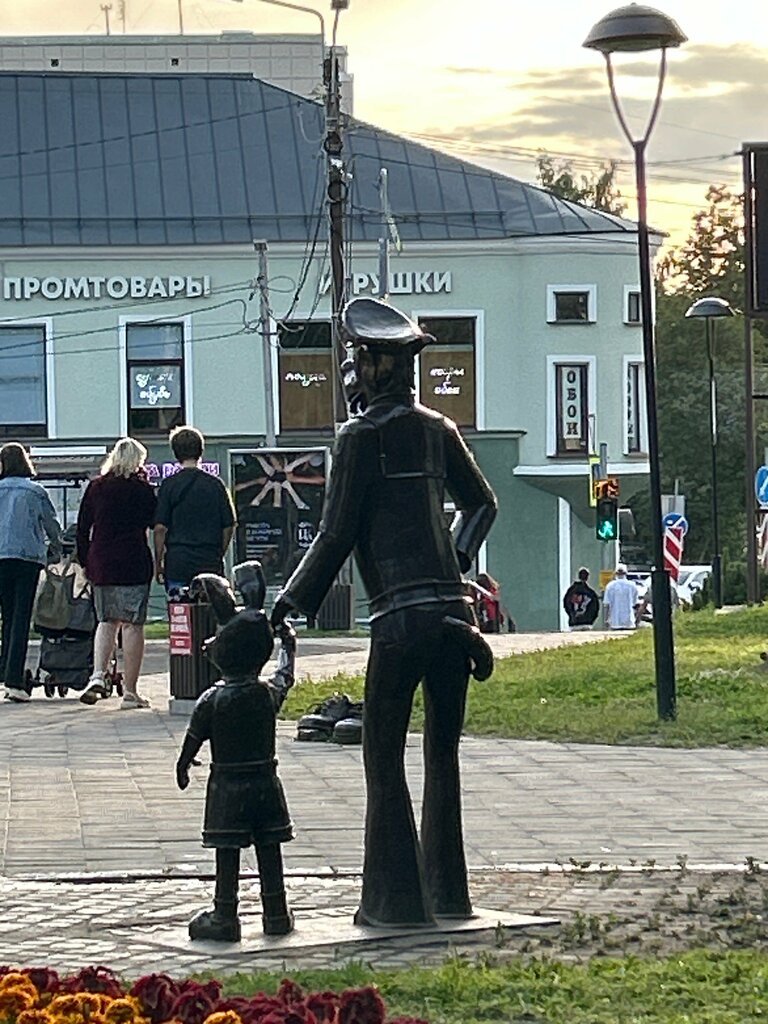 Park, sokak heykeli Скульптура Волк и заяц, Saint‑Petersburg ve Leningradskaya oblastı, foto