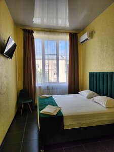 Petrov Dvor (Universitetskiy Avenue No:64/1), otel  Volgograd'dan