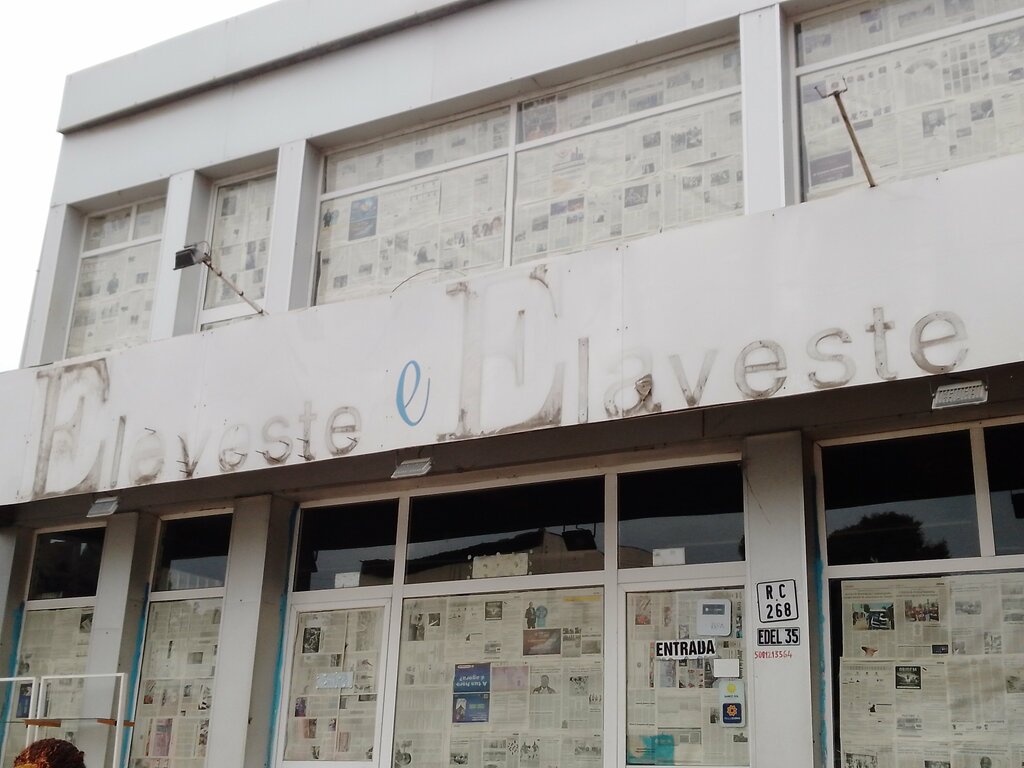 Giyim mağazası Eleveste E Elaveste, Loanda, foto