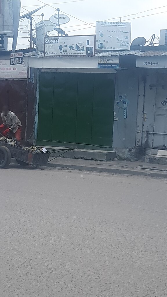 Beyaz eşya mağazaları Canal+, Brazzaville, foto