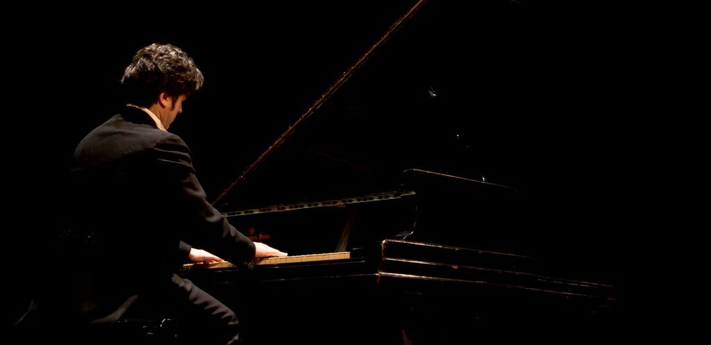 Müzik okulları ve konservatuarlar Young Musician, Abu Dabi, foto