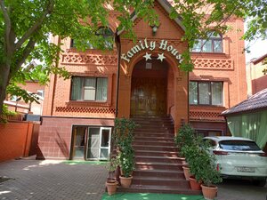 Family house (Rabochaya ulitsa No:84), otel  Bataysk'tan