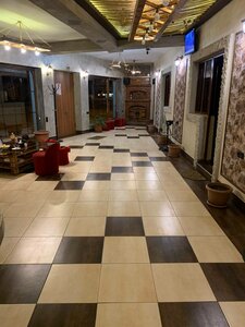 D&D (Bagratunyats Street No:2/22, Yerevan), otel  Erivan'dan