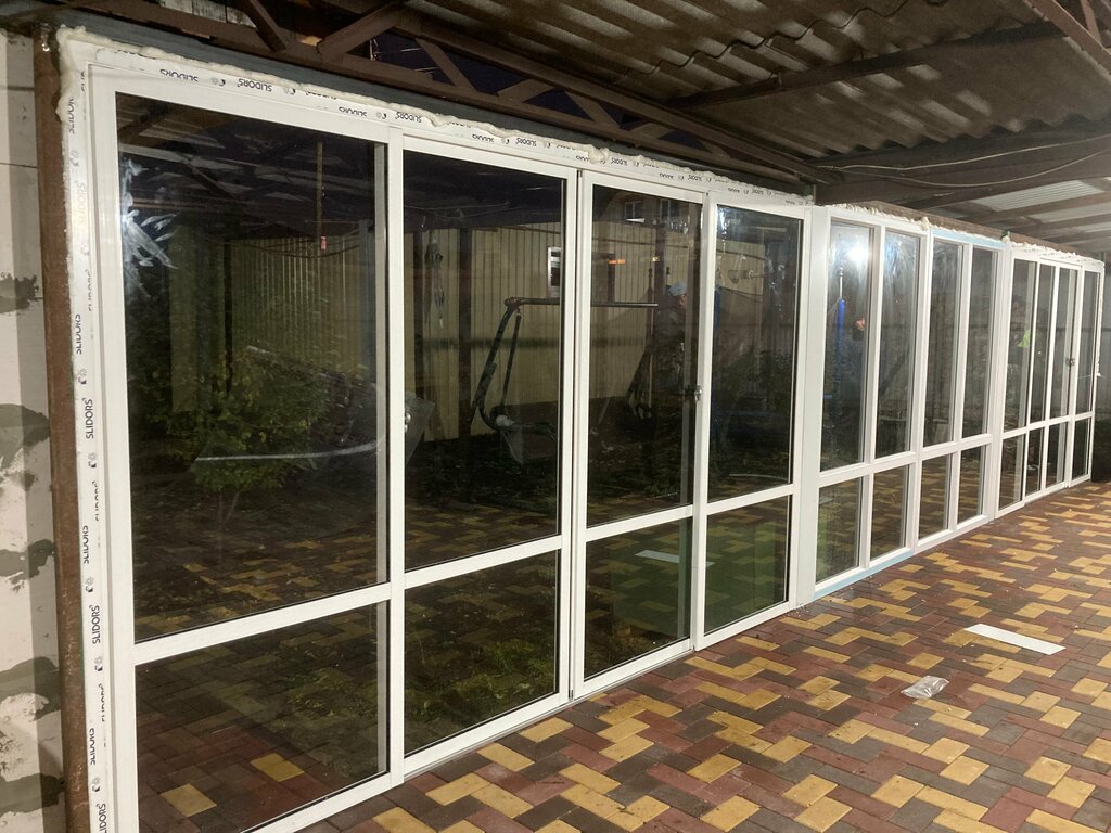 Pencere üretim, satış ve montaj firmaları Salon-magazin Avgust, Kuznetsk, foto