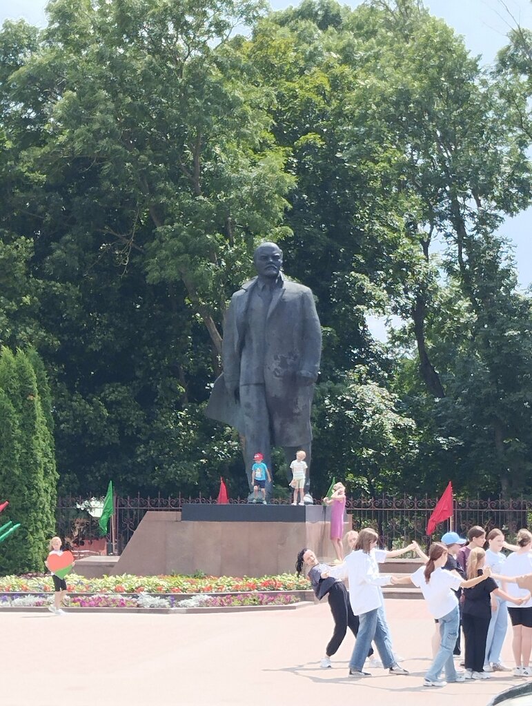 Anıt, heykel В.И. Ленин, Stolin, foto