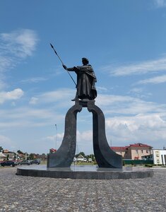 Князь Давид (Bresckaja voblasć, Stolinski rajon, Davyd-Garadok, Luchnikovskaya ulitsa), anıt, heykel  David‑Gorodok'tan