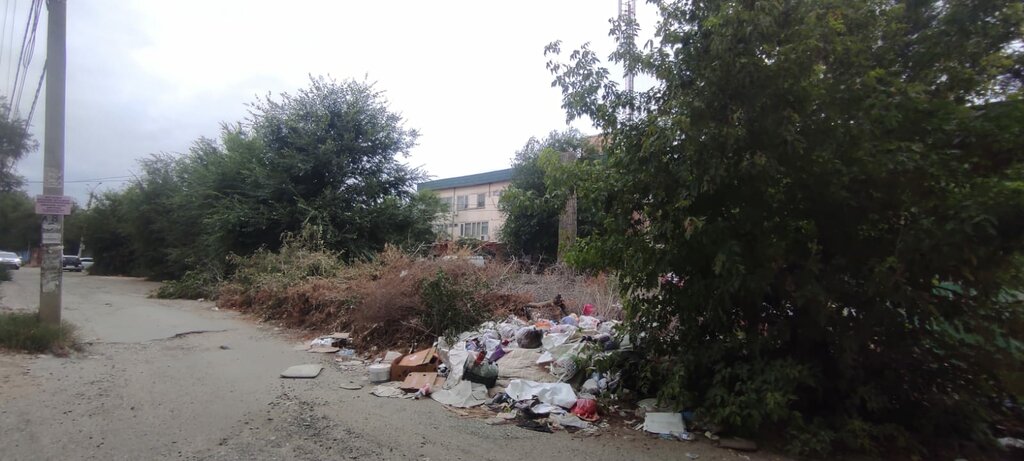 Çöp alanları Trash and garbage disposal area, Astrahan, foto