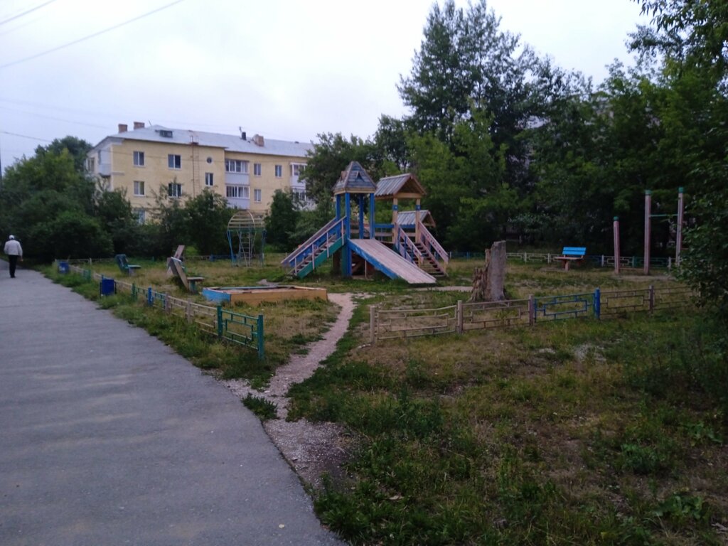 Oyun alanı Playground, Polevskoy, foto