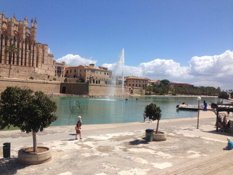 Turistik yerler дворец Альмудайна, Palma, foto