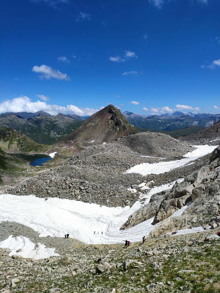 Dağ zirvesi Гора Пештера, Karaçay‑Çerkez Cumhuriyeti, foto