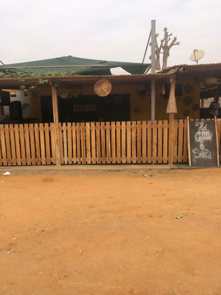 Bar Eskina Bar, Loanda, foto