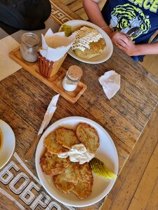 Зубр (Viciebskaja voblasc, Bieshankovicki rajon, Vierhniakryvinski sielsaviet), kafe  Vitebskaya oblastından