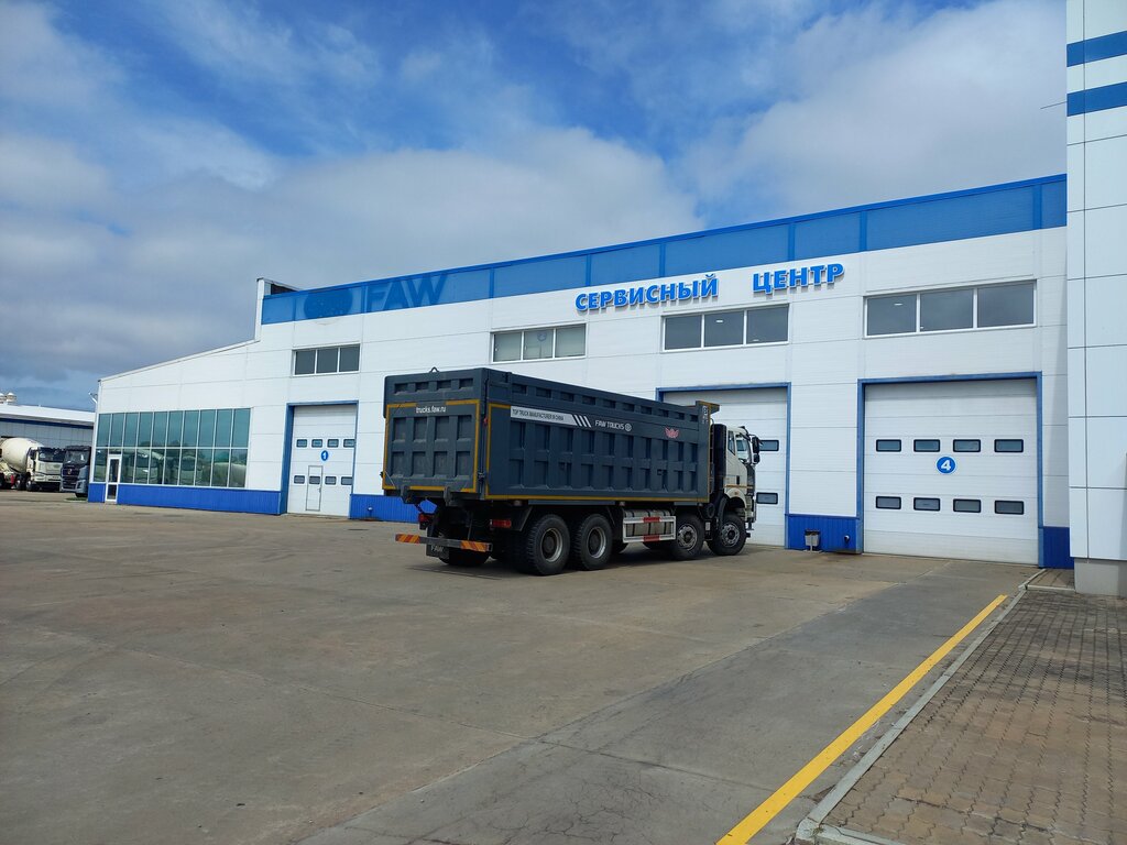 Kamyonların onarımı Граунд Машинери, Habarovsk, foto