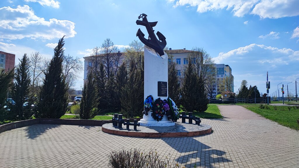 Anıt, heykel Морякам Днепровской военной флотилии, Bobruisk, foto