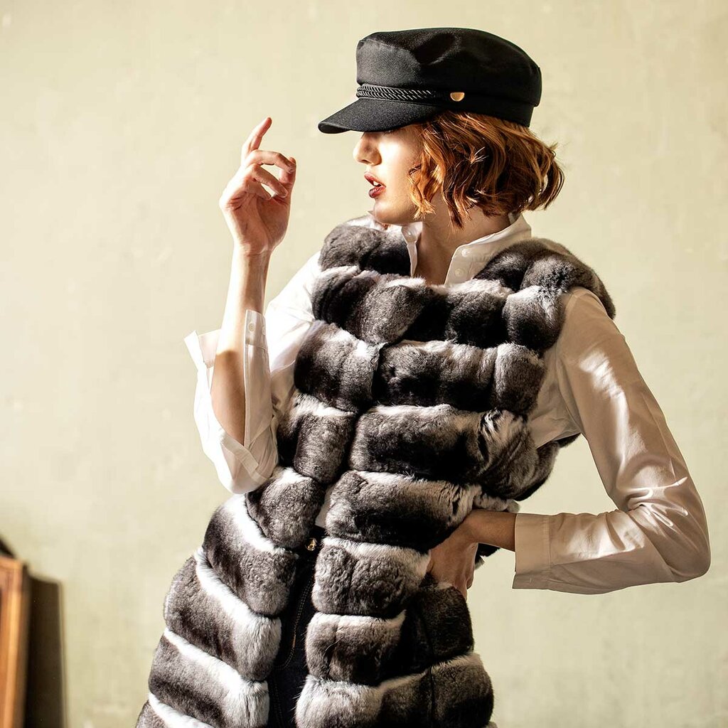 Giyim mağazası Sarigianni Fur Fashion, Sharjah, foto
