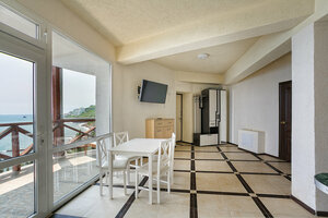 Kychyk-Lambat (улица Кёппена No:17, посёлок Бондаренково), otel  Kırım Cumhuriyeti'nden