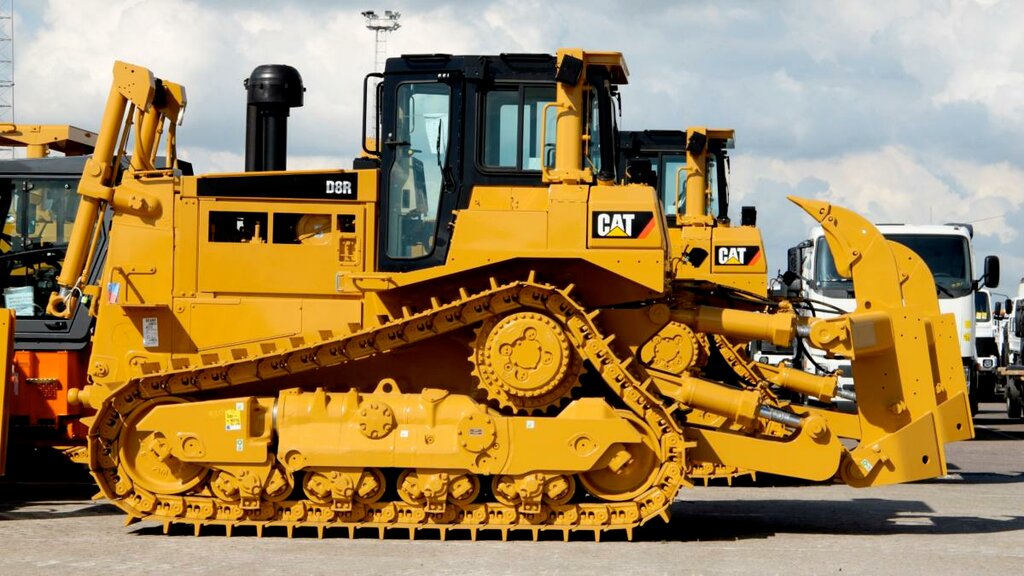 Kamyon ve ağır vasıta satış ve servis firmaları Afritrac Automotive Fzco, Dubai, foto