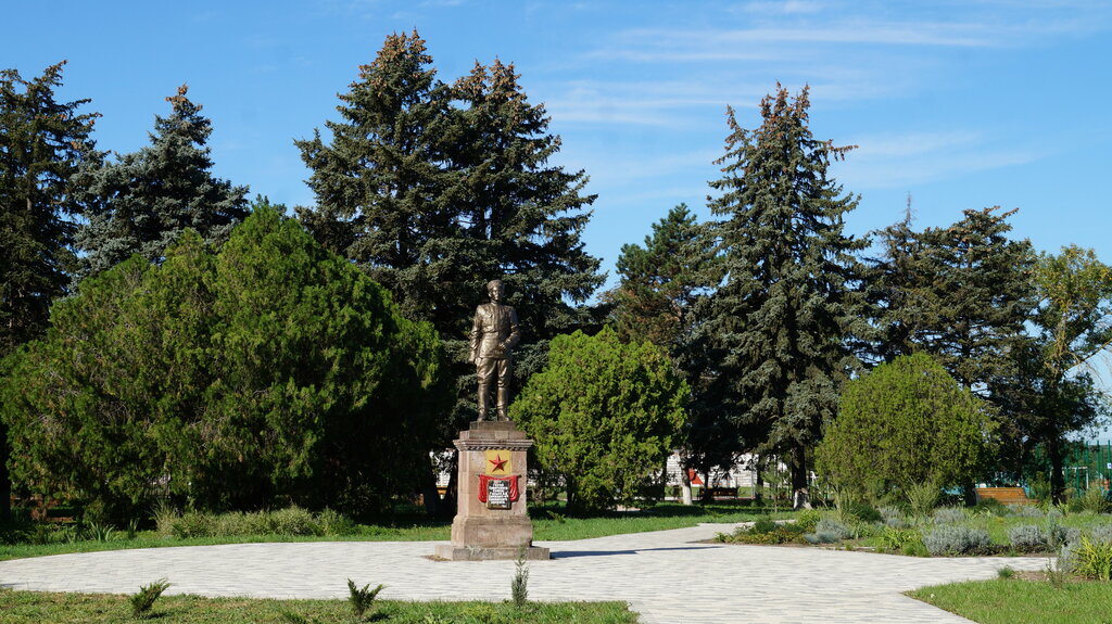 Anıt, heykel А.В. Гусько, Krasnodarski krayı, foto
