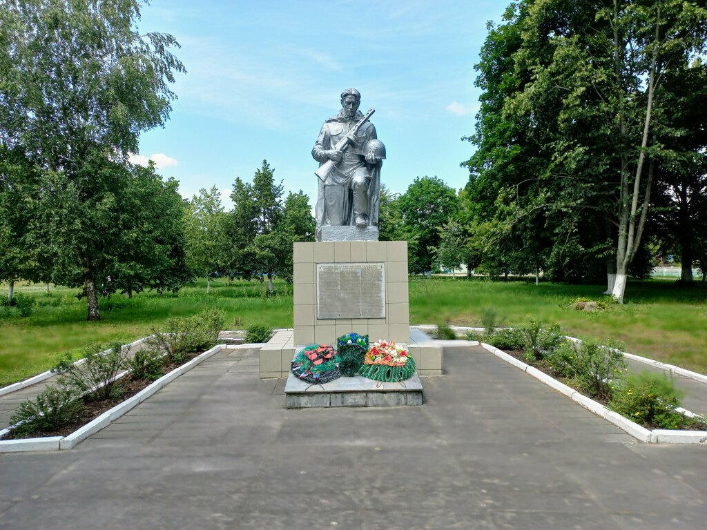 Anıt, heykel Братская могила, Brestskaya oblastı, foto
