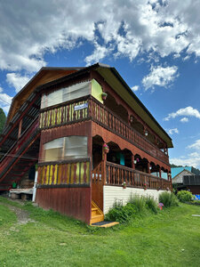 Family (Sadovaya ulitsa No:39А, selo Artybash), otel  Altay Cumhuriyeti'nden