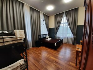 Hotel 1915 (Pushkinskaya Street No:33А), otel  Vladivostok'tan