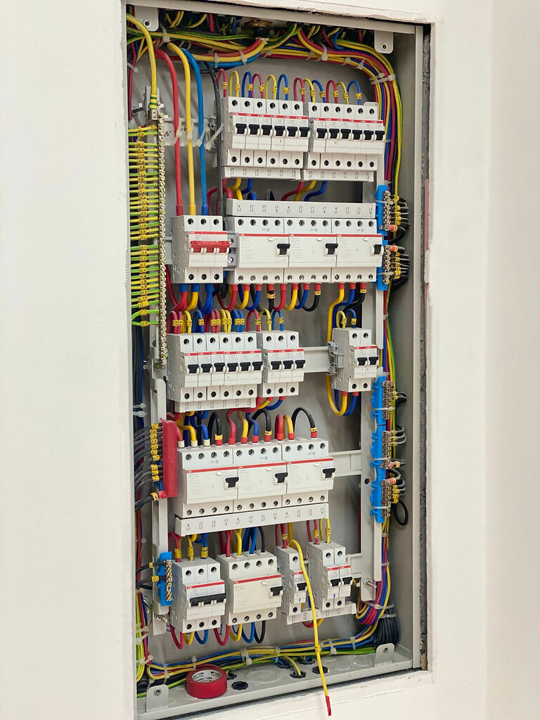 Elektrik servisi Potencia Electromechanical LLC, Dubai, foto