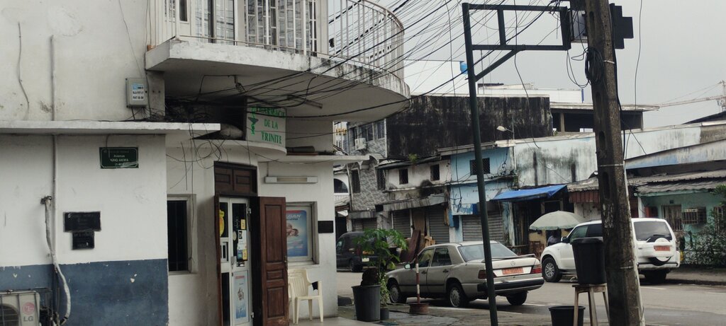 Eczaneler Pharmacie la Trinité, Douala, foto