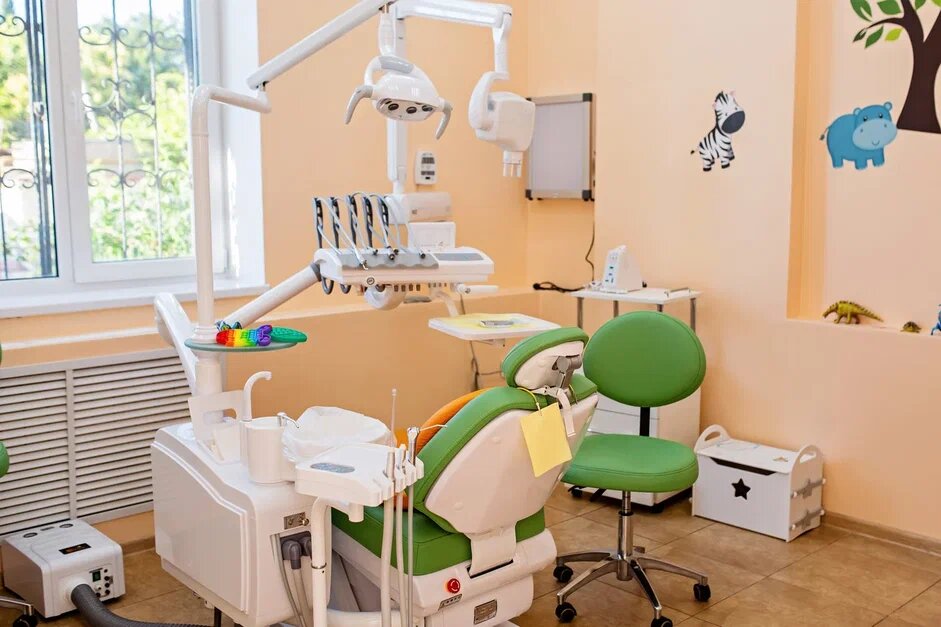 Özel ağız ve diş sağlığı klinikleri ve muayenehaneleri DobriyGiraffe, Sevastopol, foto